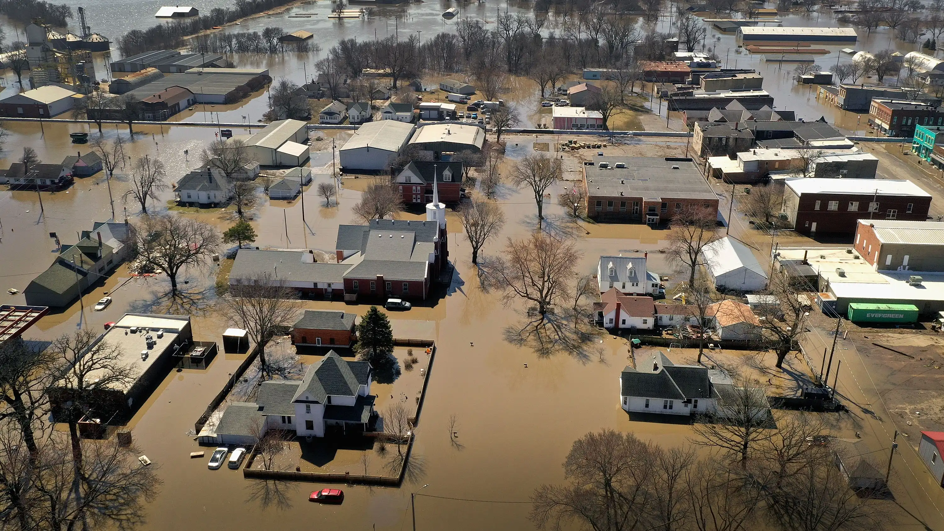 Amid massive rainfall and deadly flooding, how does tech help identify ...