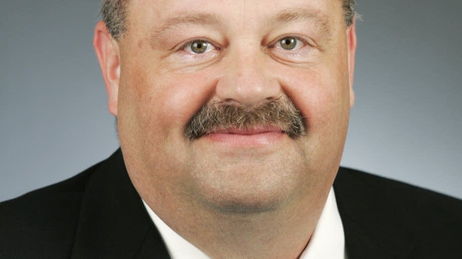 Taxes and the deficit take center stage at the Capitol | MPR News