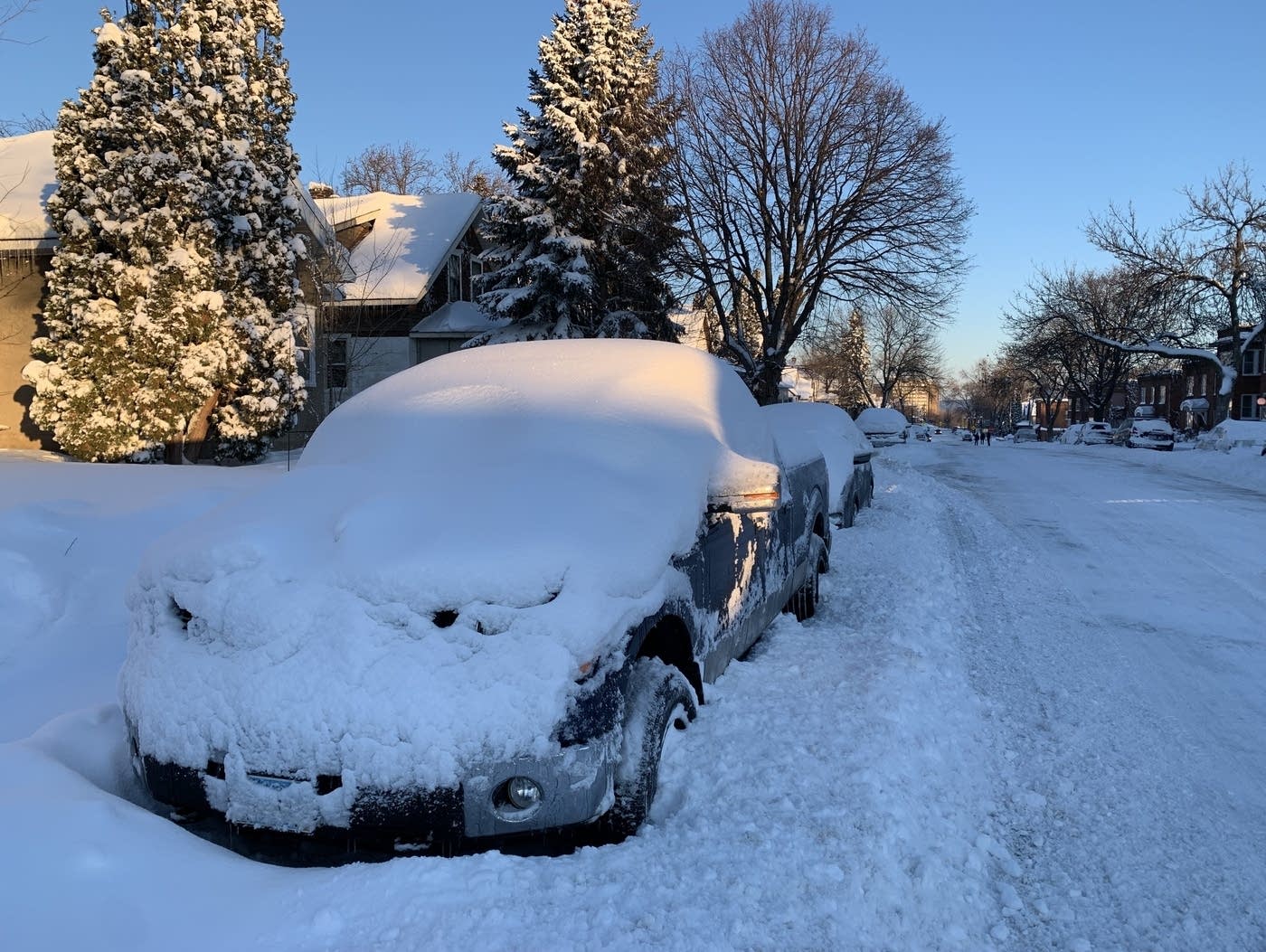 Storm drops more than 20 inches of snow in parts of Minnesota; snowfall ...
