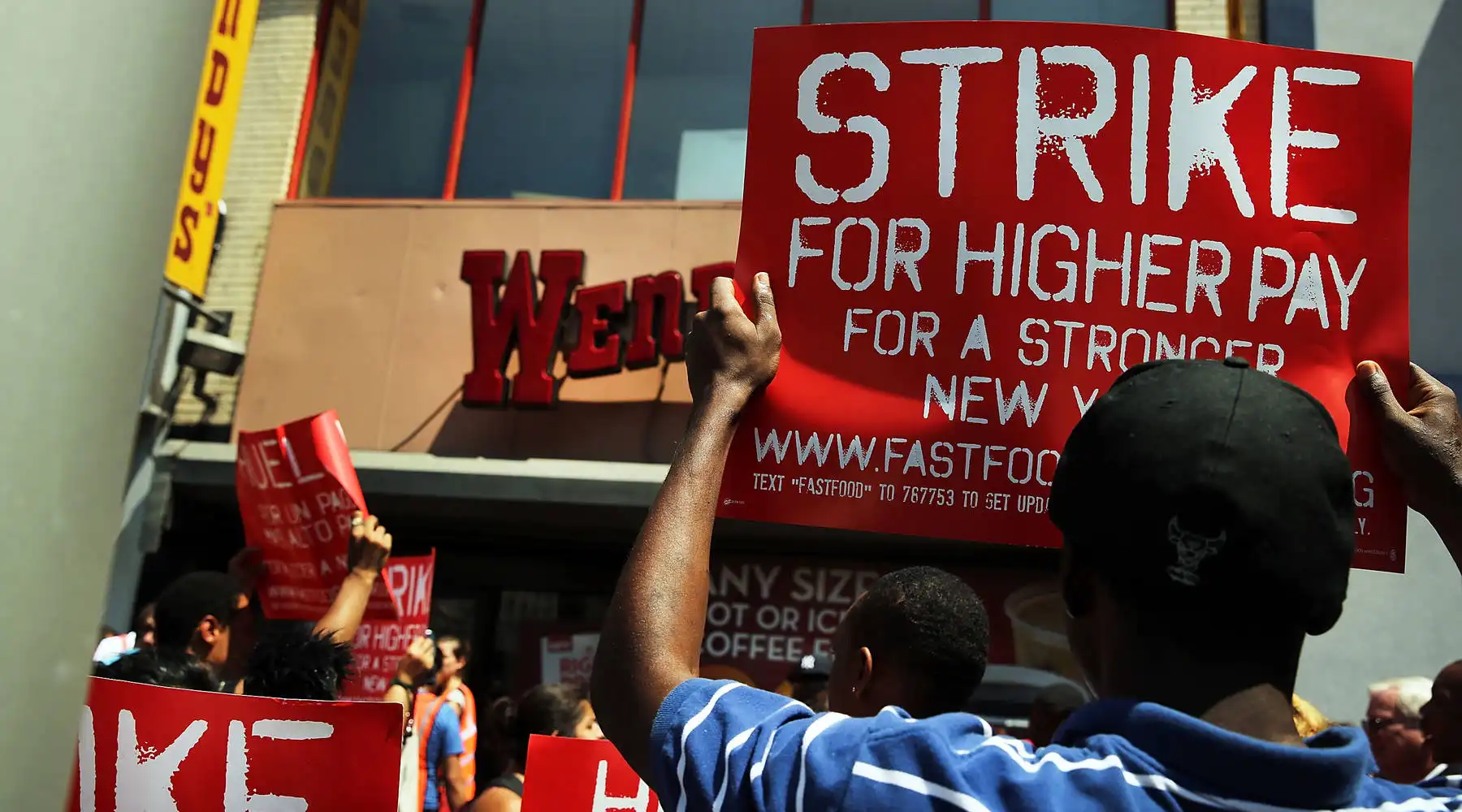 Fast food workers of the world, unite!