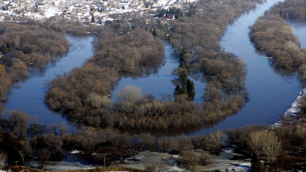 Red River crests again, on the way down | MPR News