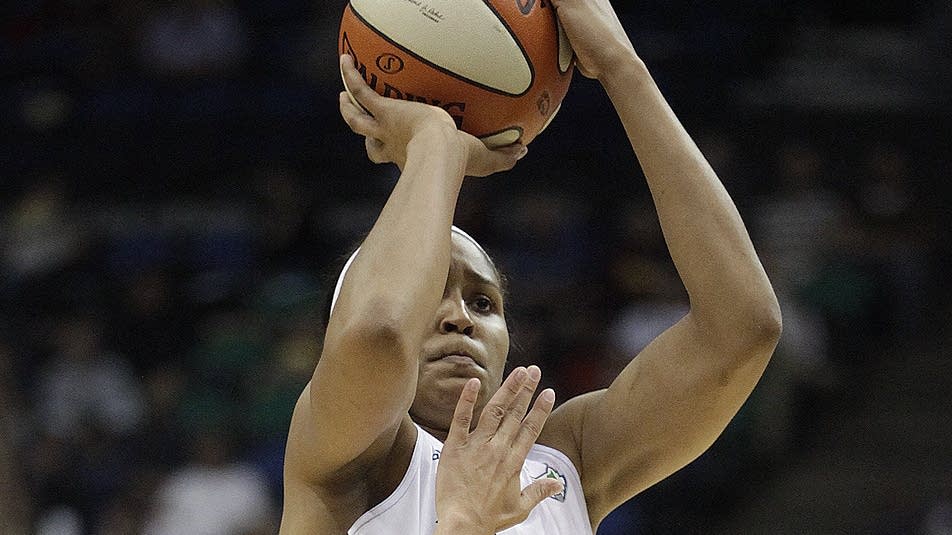 Lynx beat Silver Stars to clinch playoff series | MPR News