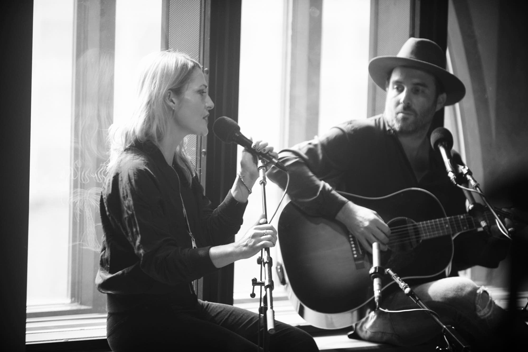 Metric play songs from their new album, 'Art of Doubt'