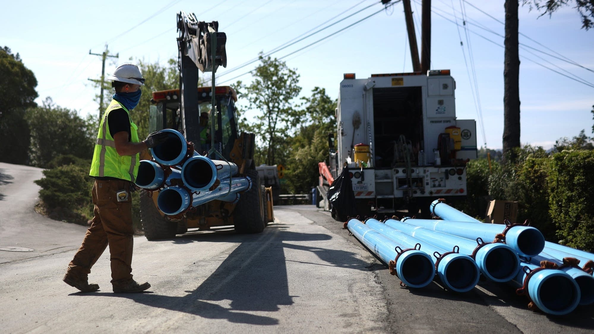 White House releases $3 billion more for replacing lead water pipes ...