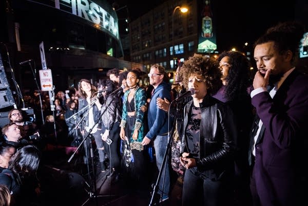 Listen to Minnesota musicians perform Prince hits outside First Avenue ...