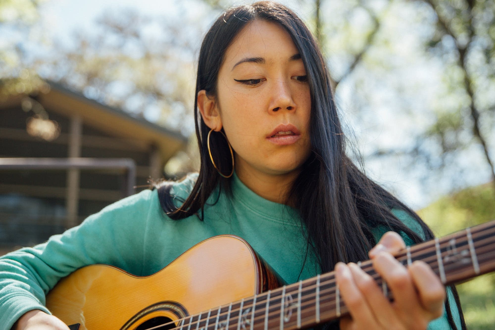 Watch SASAMI's gorgeous 3-song outdoor performance recorded on a ...