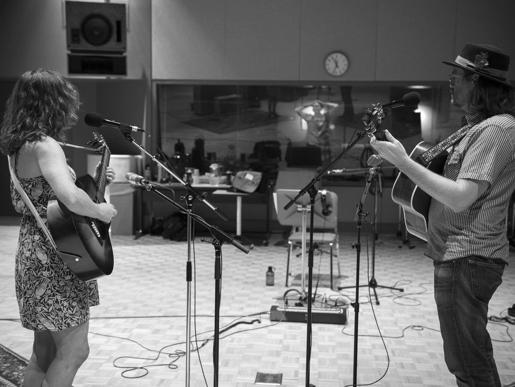 Miss Tess performs in the Radio Heartland studio | The Current