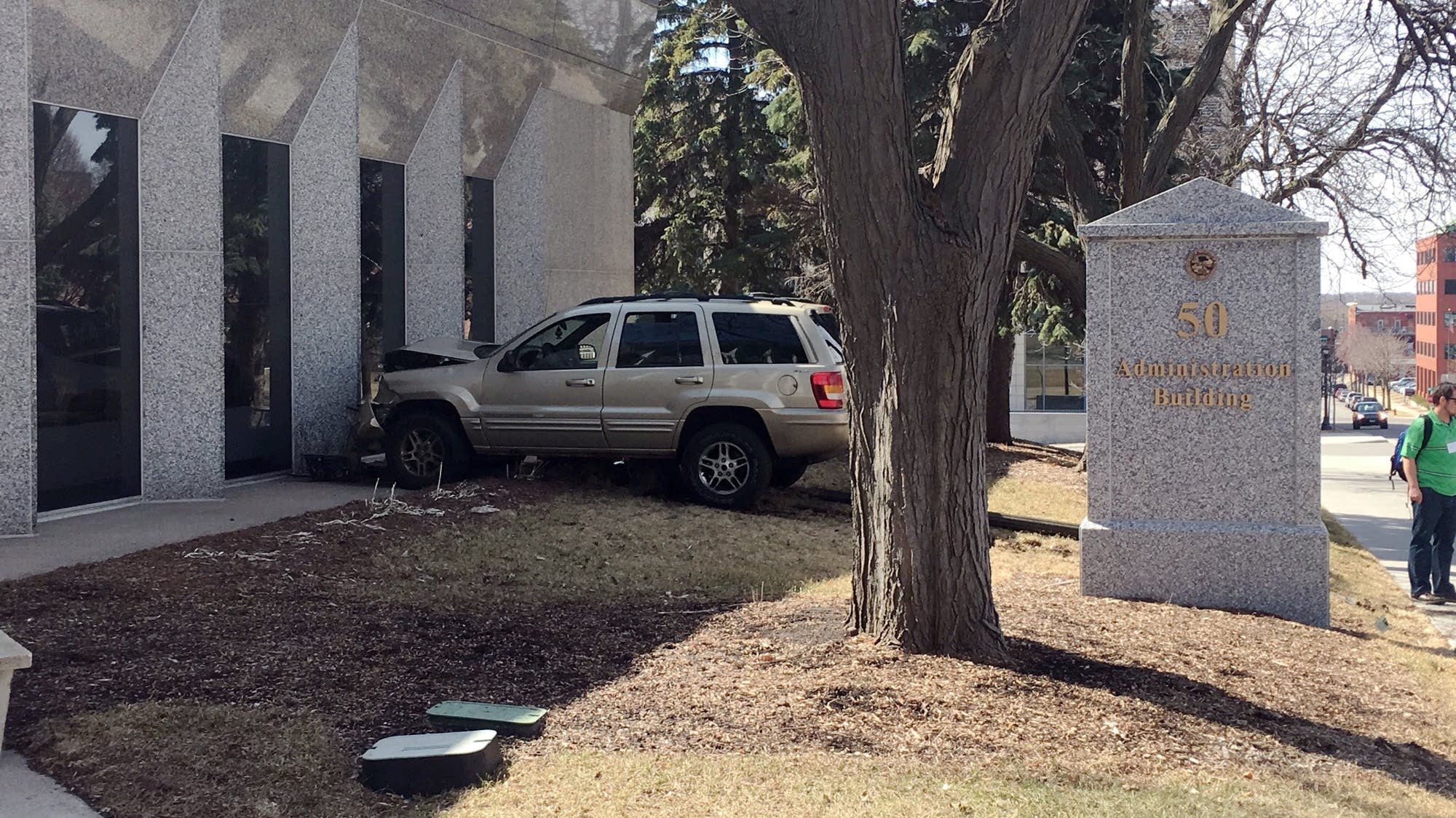 Driver rams car into building on Capitol grounds, flees | MPR News