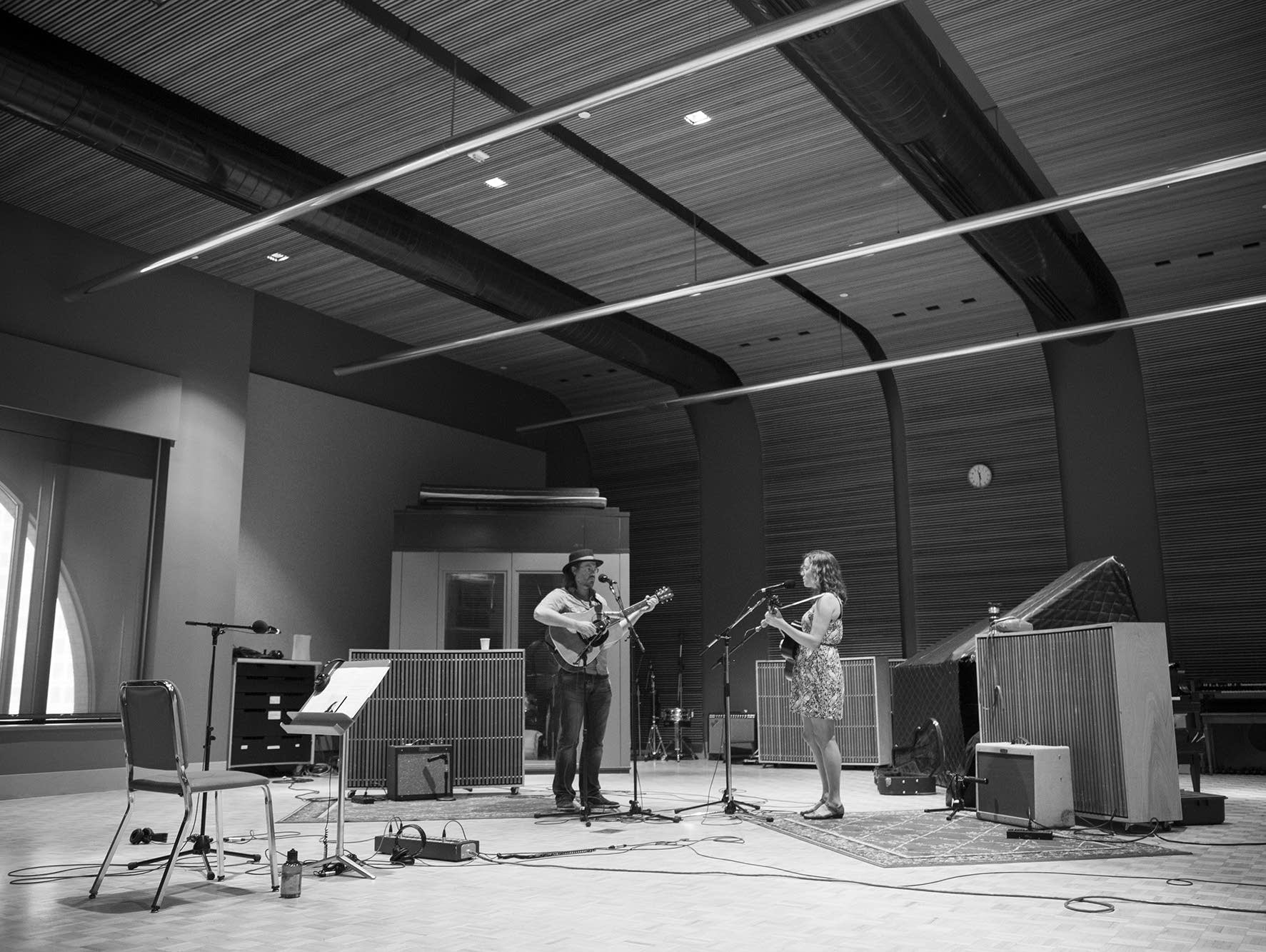 Miss Tess performs in the Radio Heartland studio | The Current
