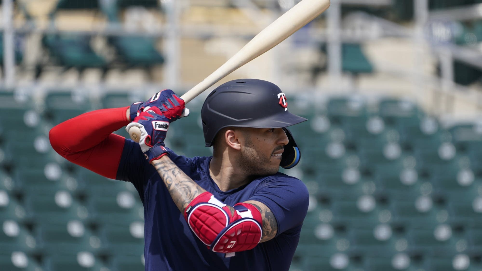 Twins shortstop Carlos Correa reaches $350M, 13-year deal with Giants ...