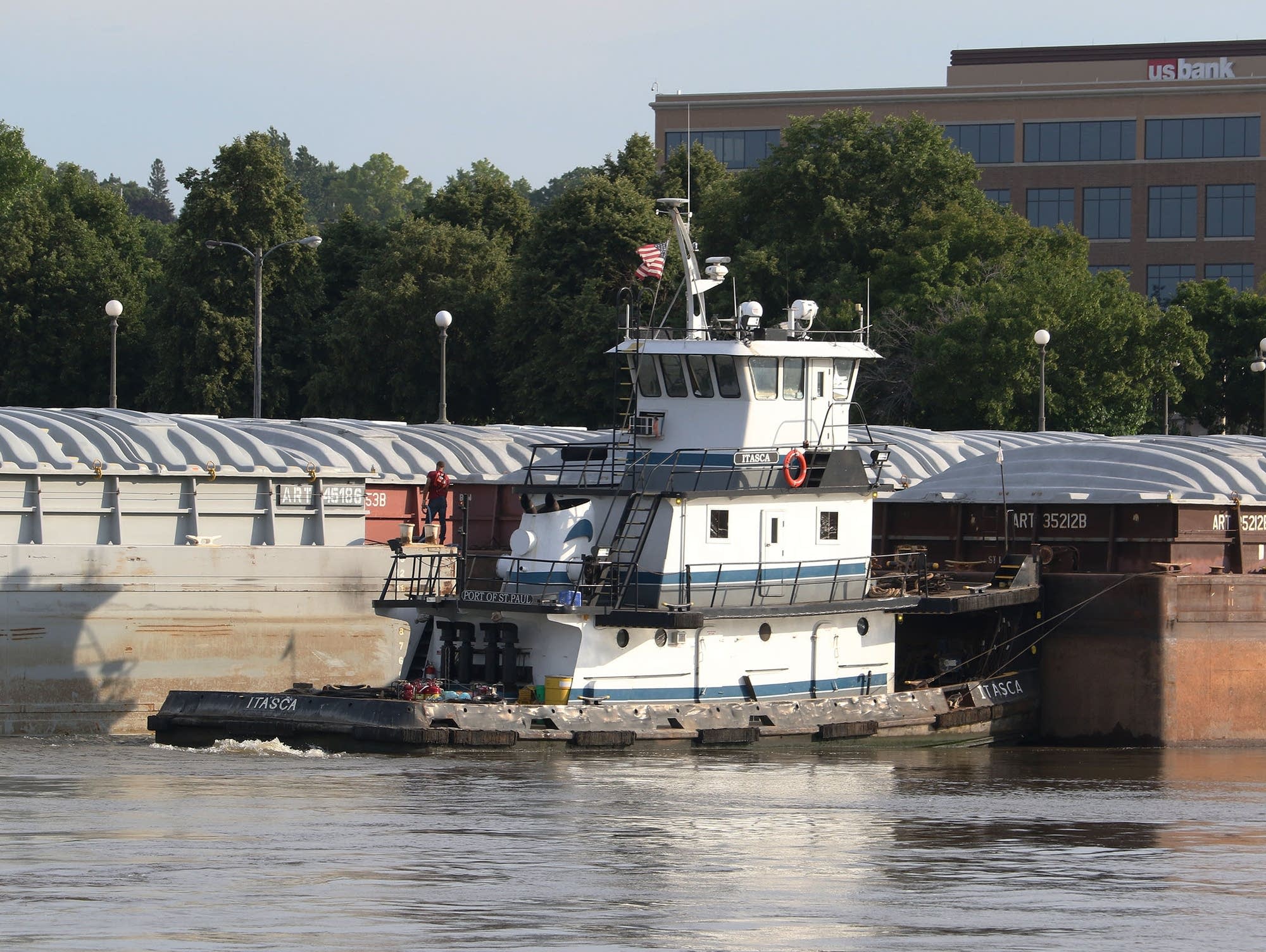 Mississippi River barge traffic slowly returning to normal | MPR News