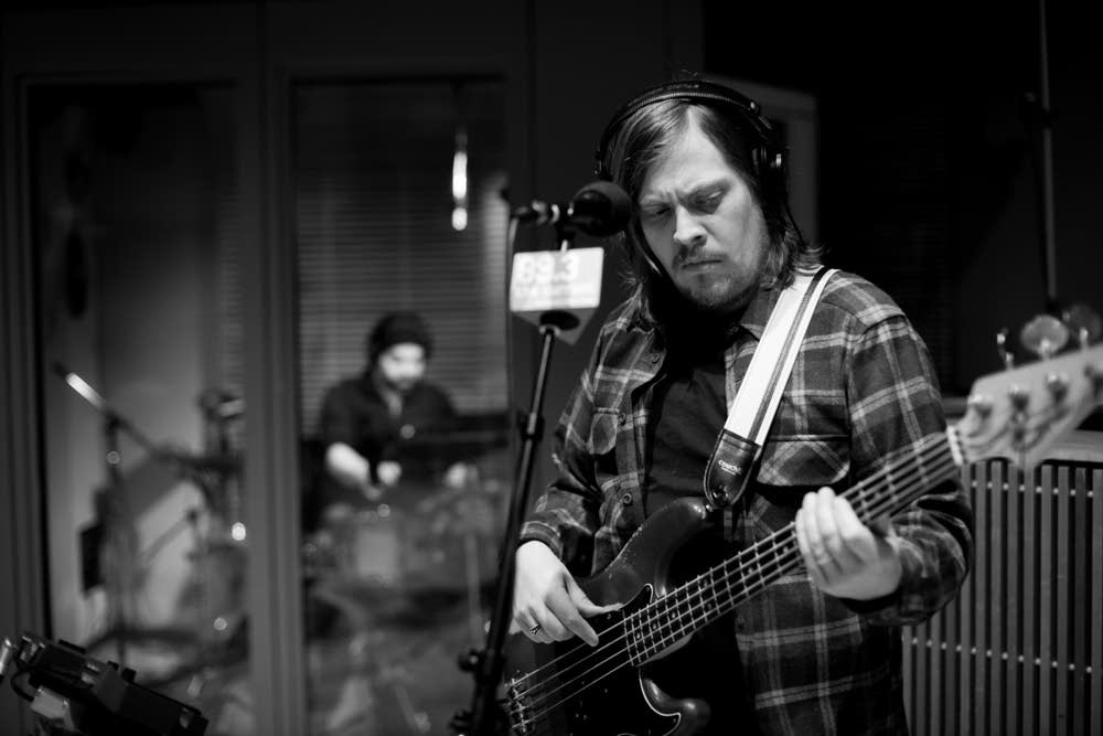Frankie Lee performs in The Current studios | The Current
