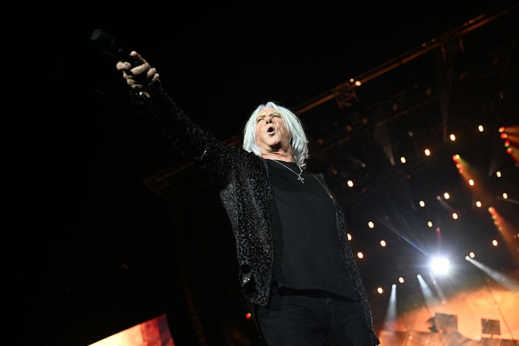 The Gig List for August 19: Def Leppard; JuneThaKid; deVon Gray