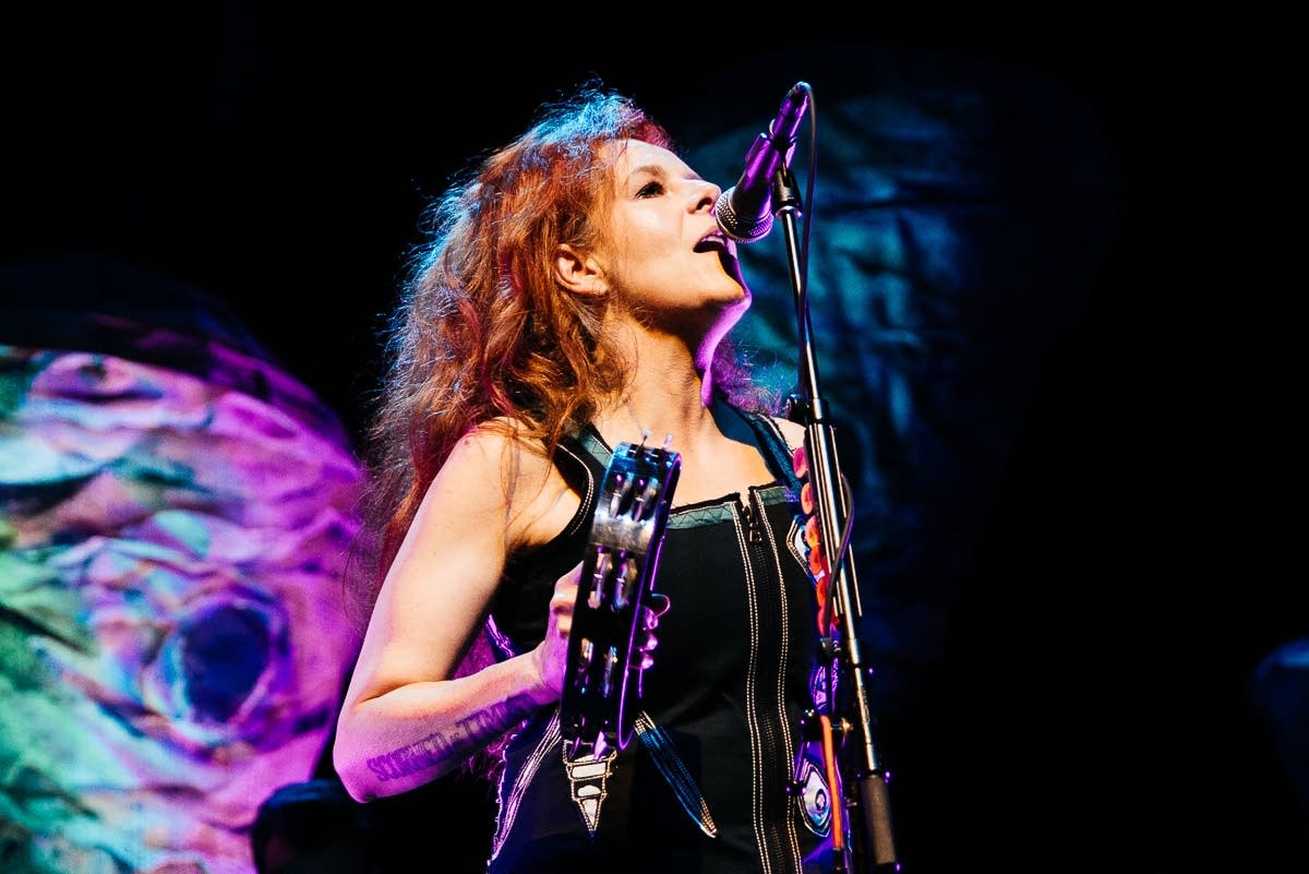 Watch Neko Case live in concert at the Palace Theatre