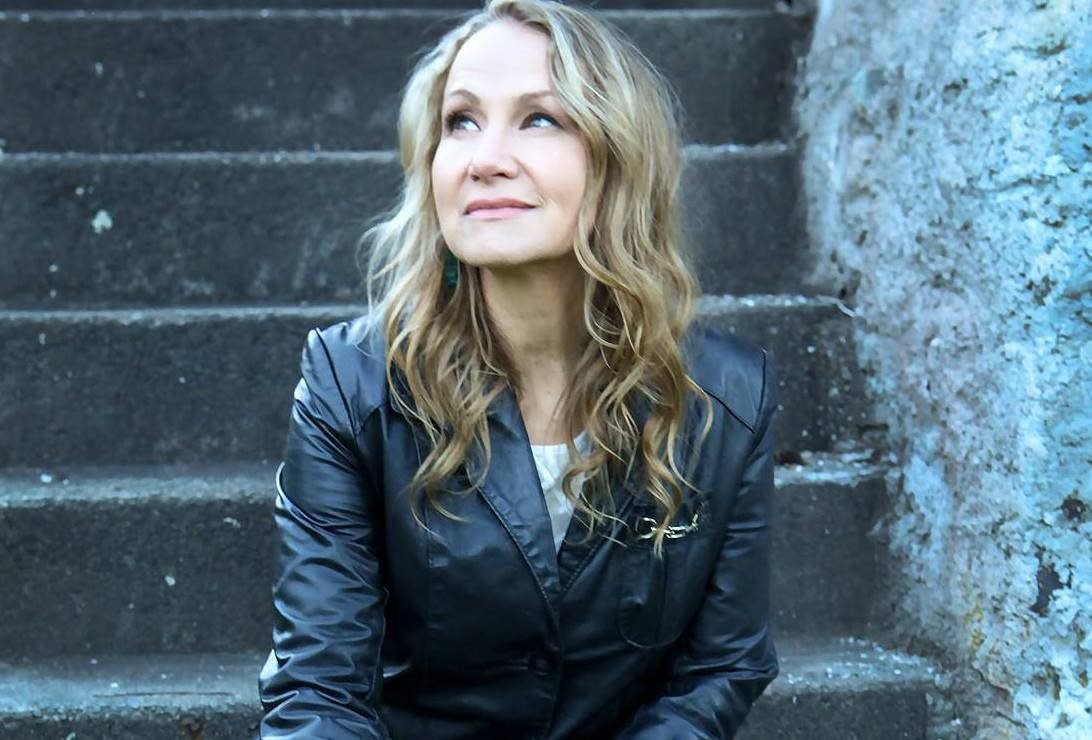 Joan Osborne talks about covering Dylan and meeting Prince