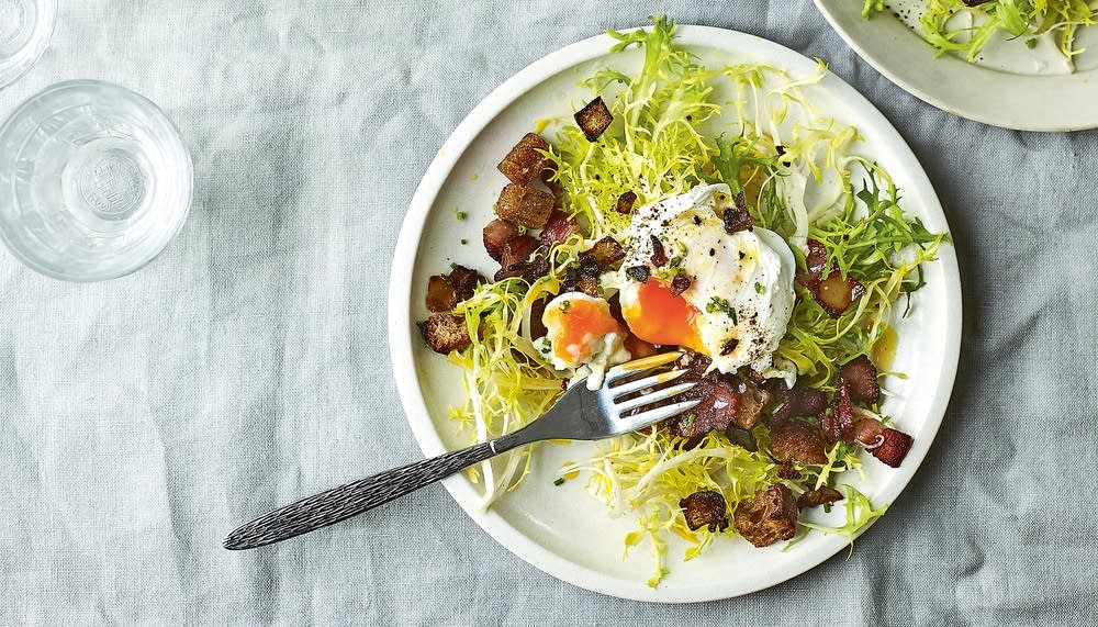 Frisée Salad with Bacon Bits, Croûtons and a Maple Syrup Dressing | The ...