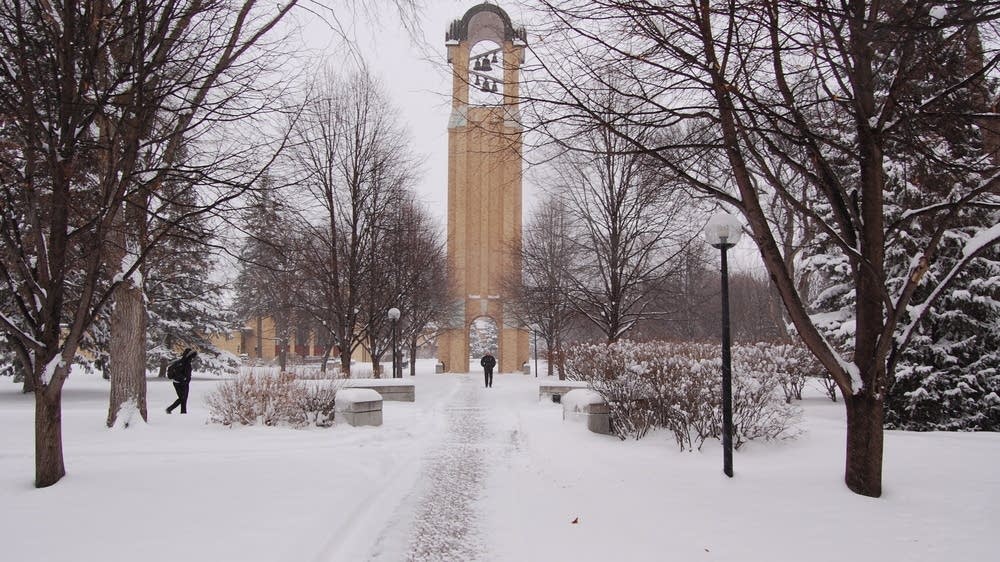 Big storm dumps up to a foot of snow on N.D, S.D | MPR News
