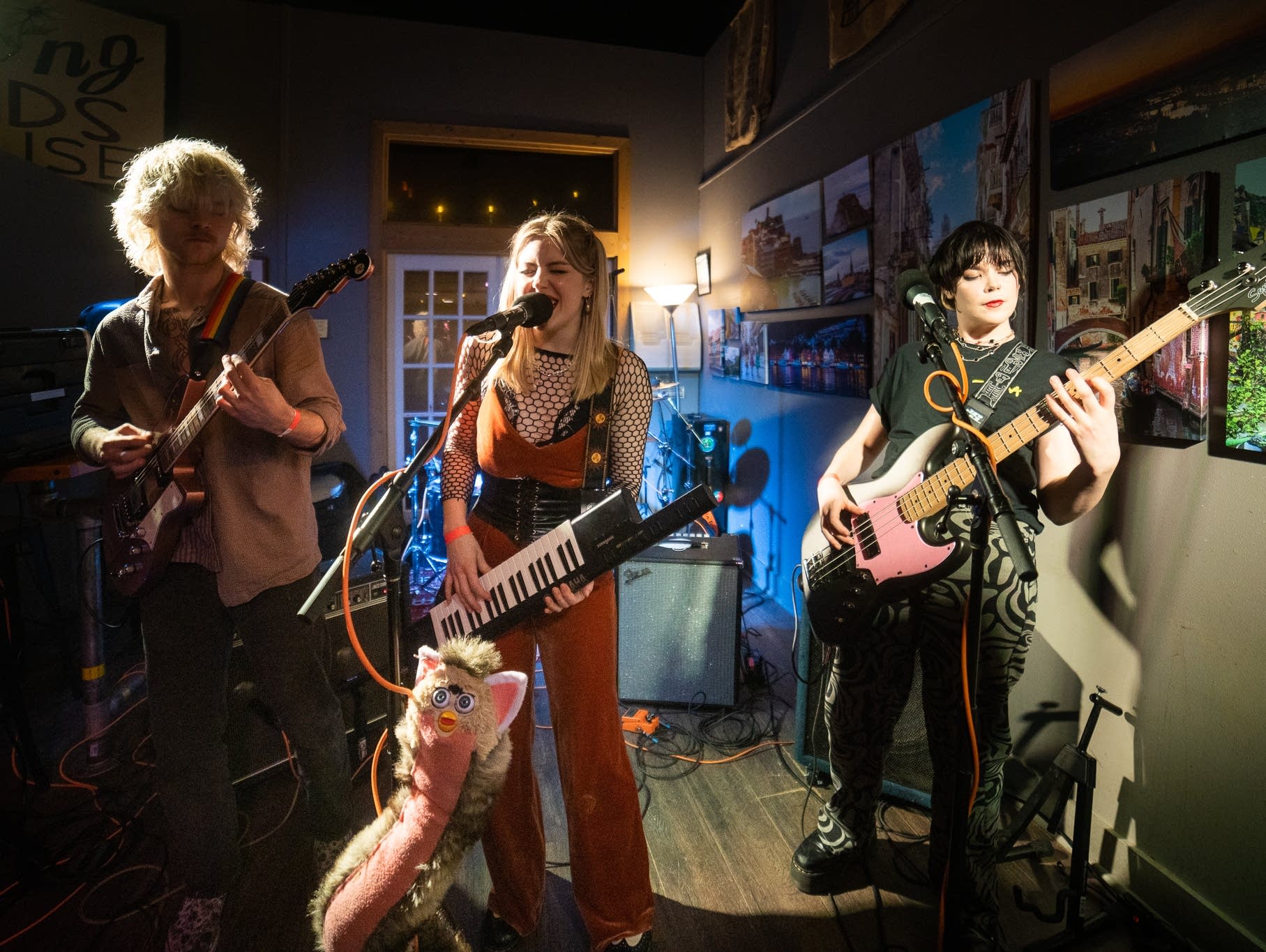 The Gig List for December 1: Vial; Ella Vos; The New Standards; Joe Pug ...