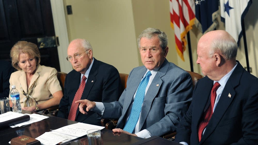 Peter Baker chronicles the evolving relationship between Bush and ...