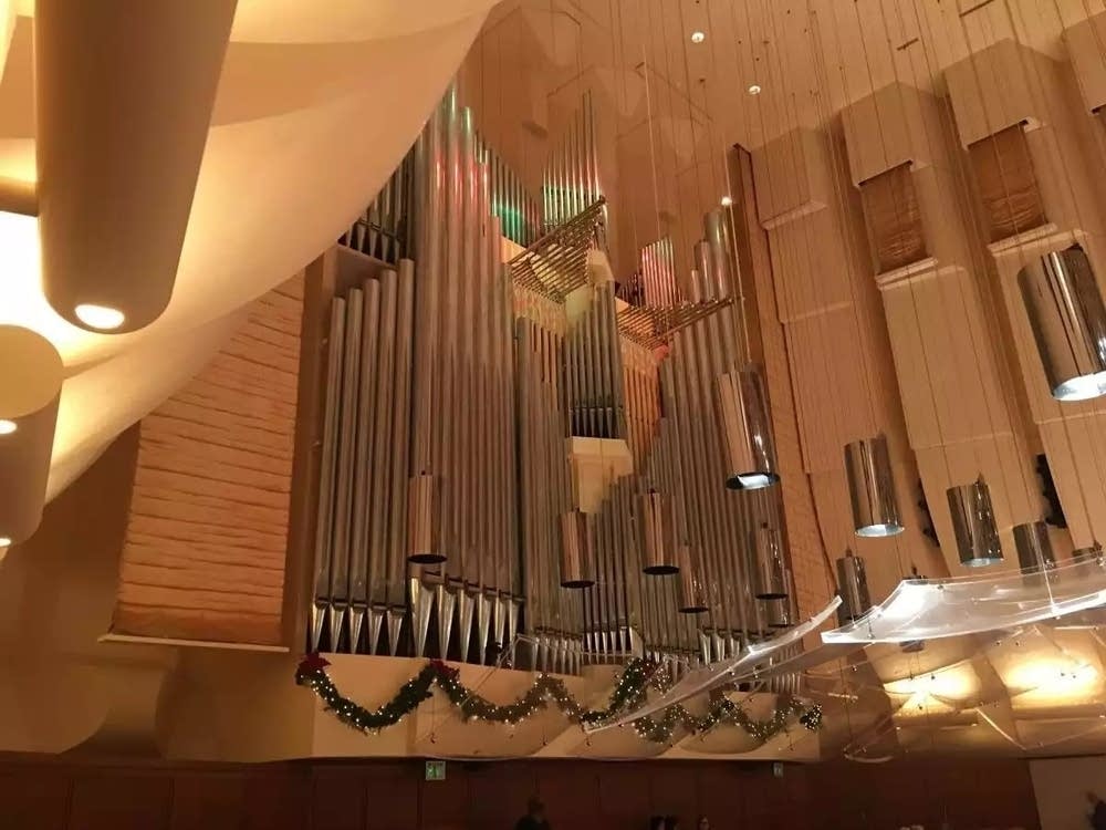 1984 Ruffatti organ at Davies Symphony Hall, San Francisco, California ...