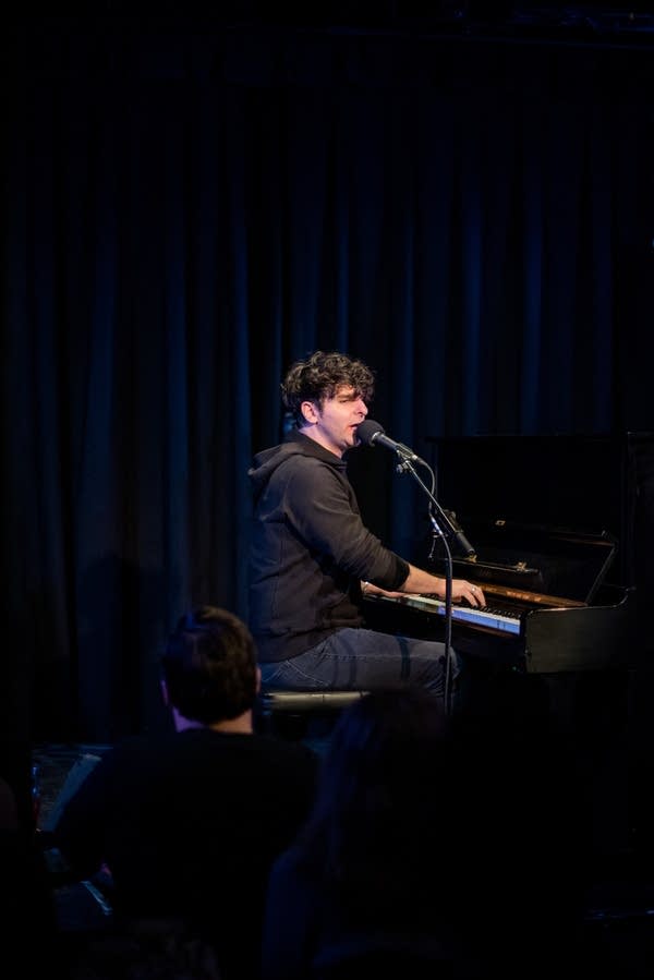 Low Cut Connie's Adam Weiner plays a solo Microshow | The Current