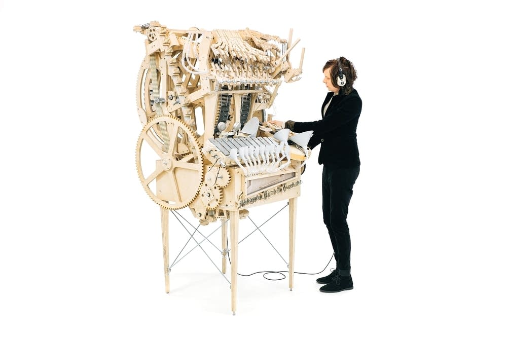 Instrument makes music with 2000 marbles