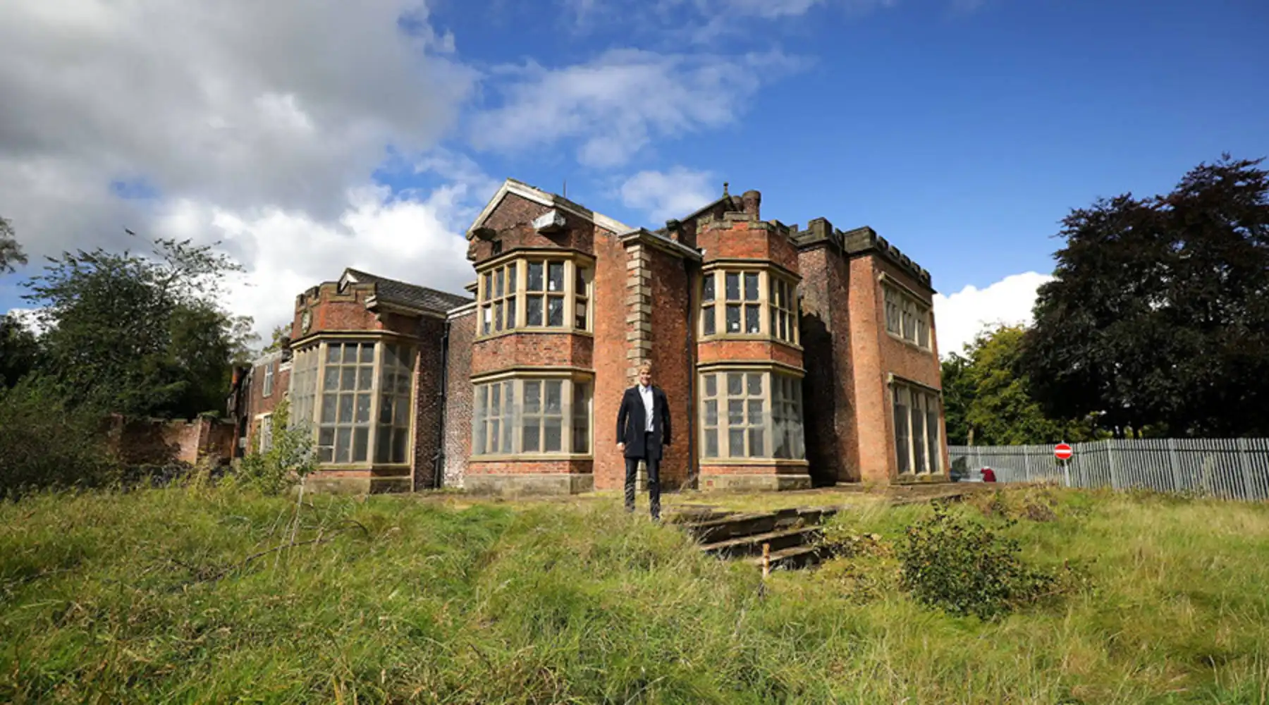 U.S. actor has a leading role in English house restoration