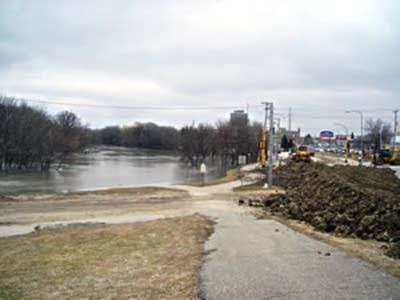 National Guard mobilized to fight Red River | MPR News