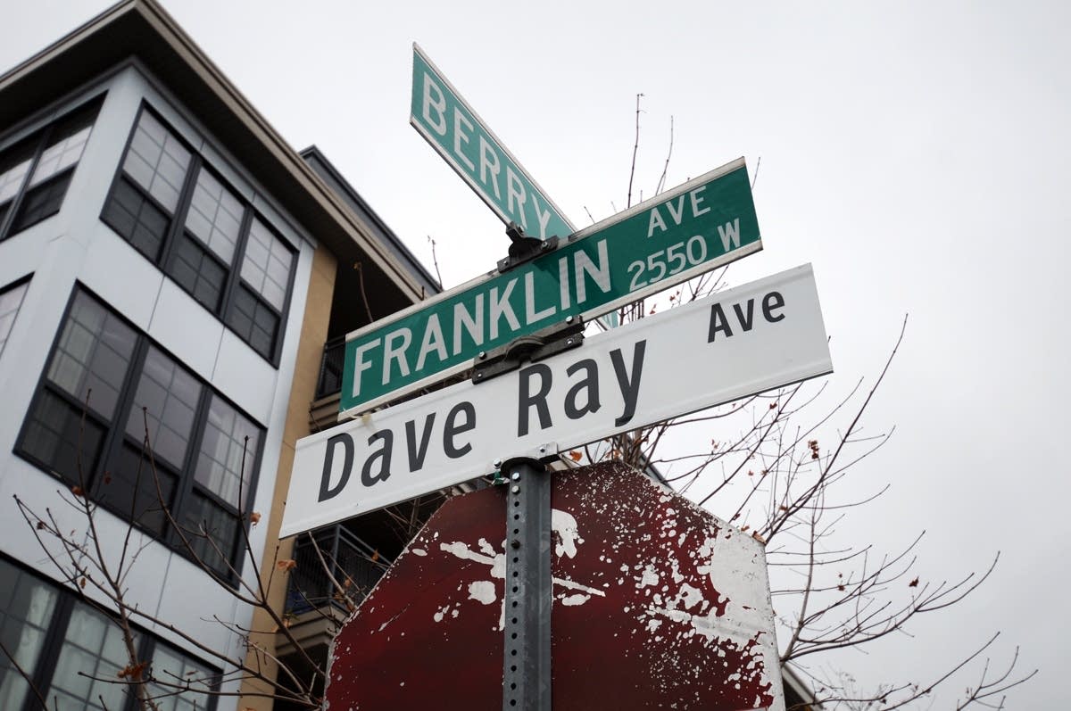St. Paul officially dedicates Dave Ray Avenue