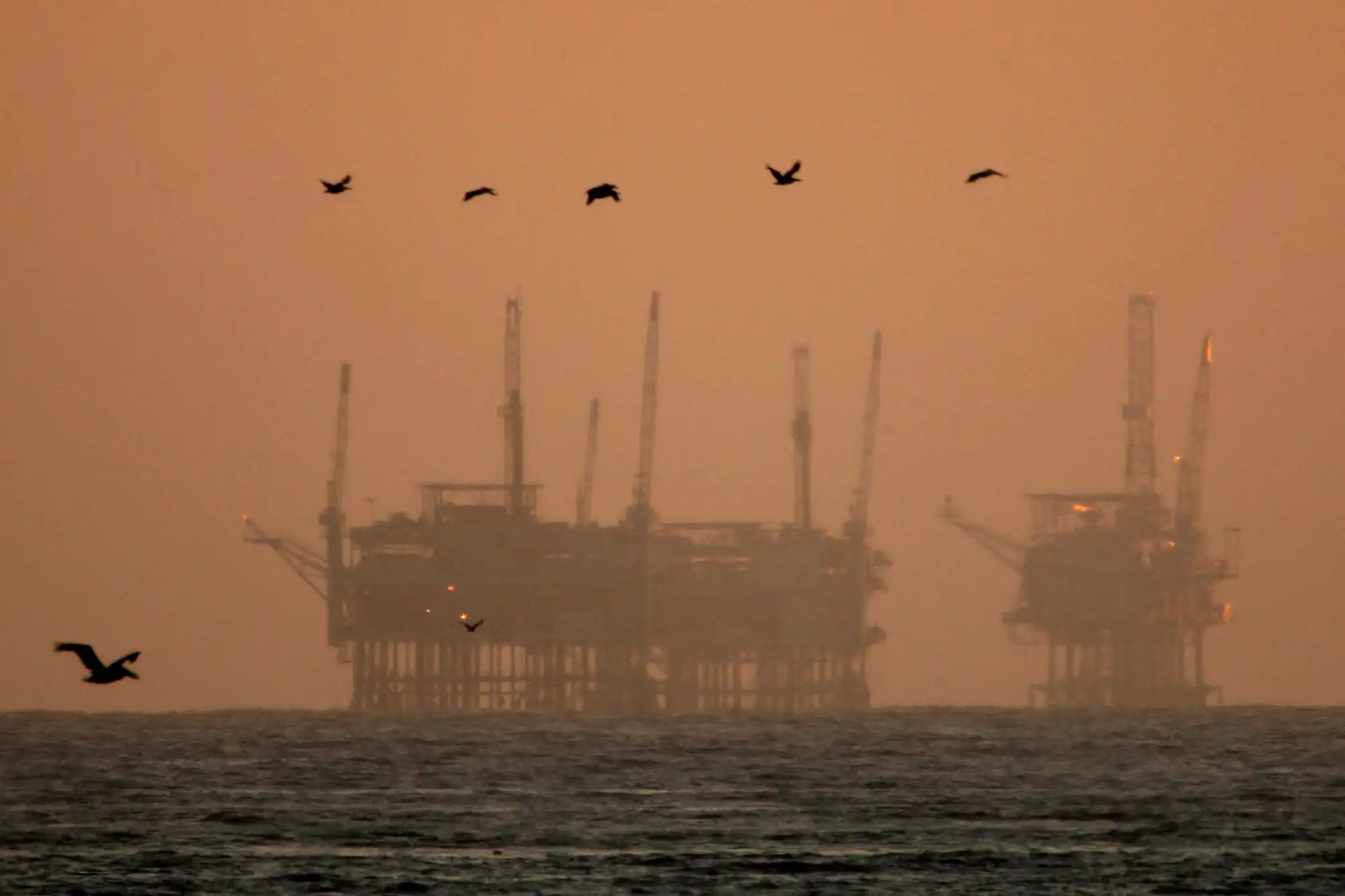The challenges of getting oil companies to decommission California’s ...