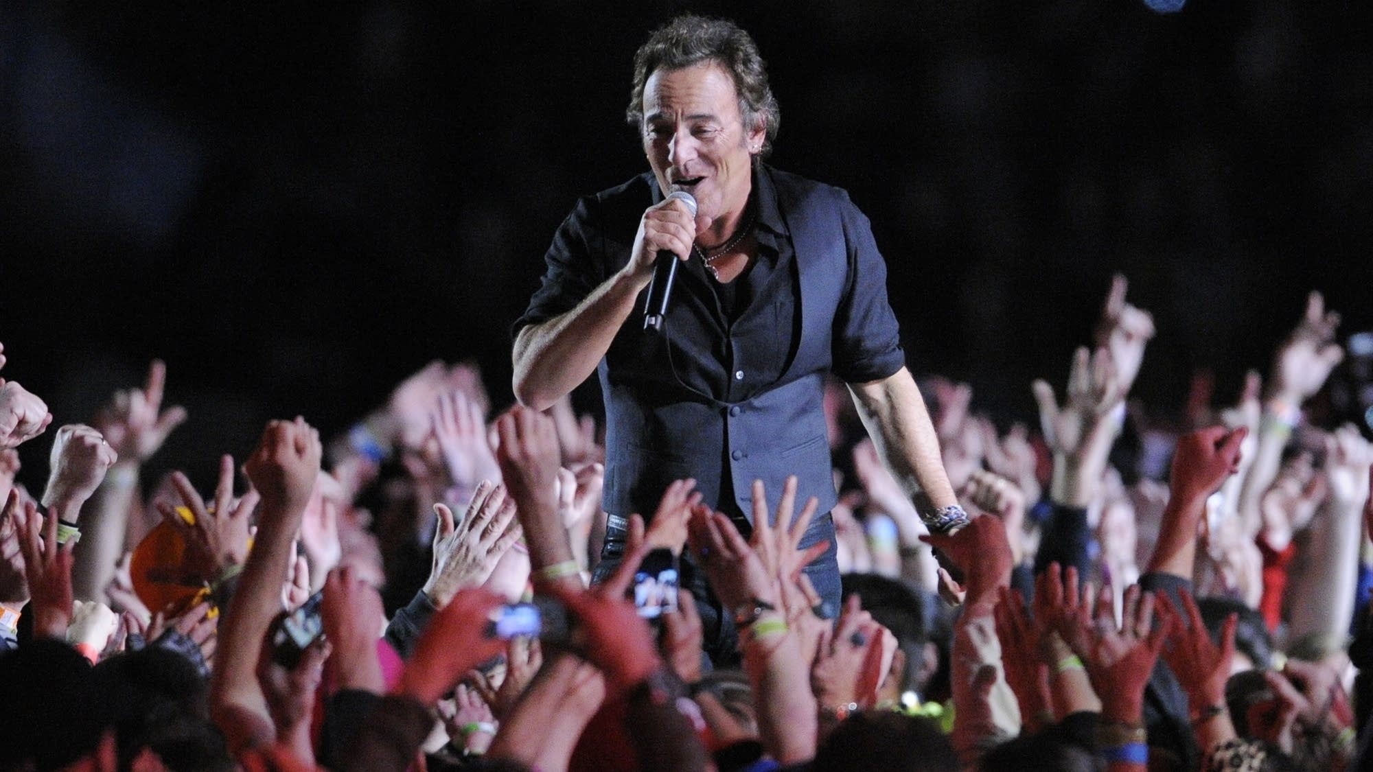 9:30 Coffee Break: Best Live Show