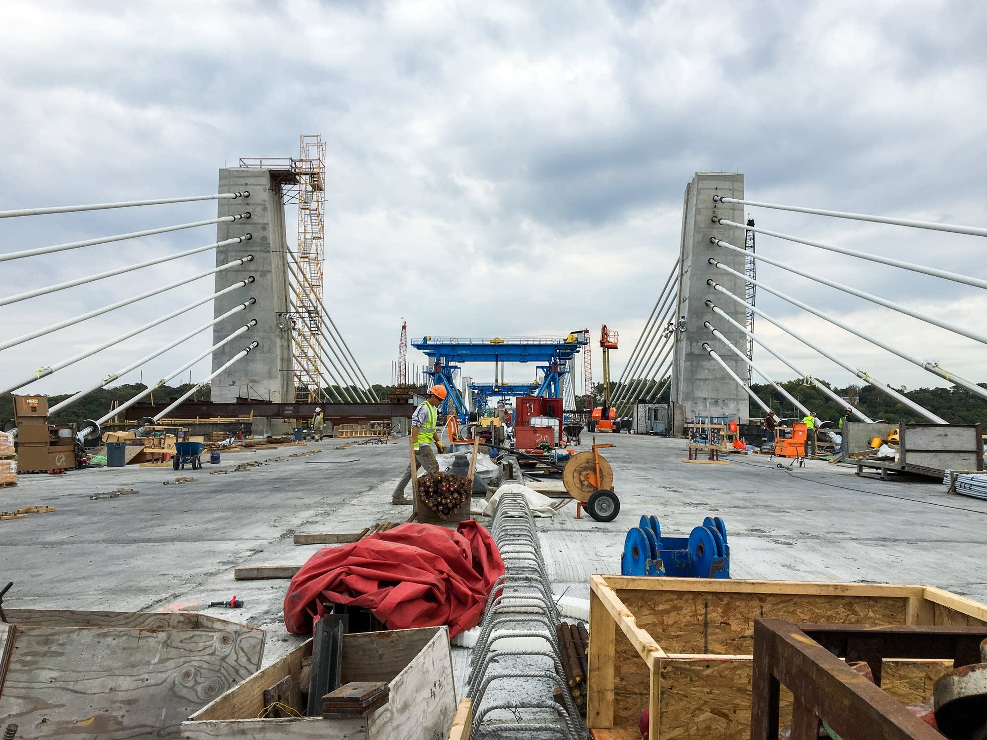 Photos: Crews reach major milestone on bridge connecting Minnesota ...