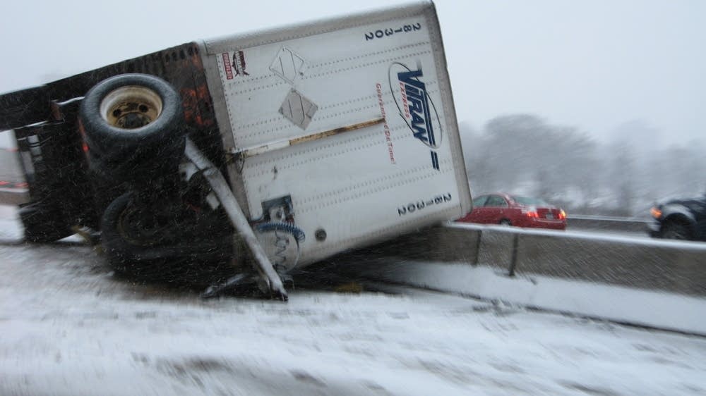 Snow snarls traffic across Minnesota | MPR News