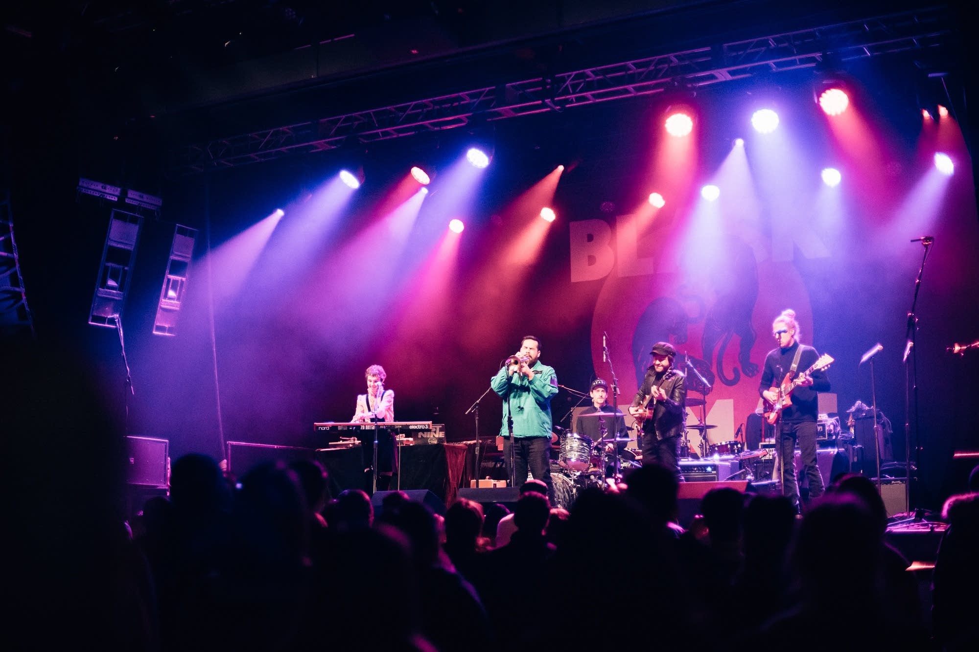 Watch 26 BATS! in concert at First Avenue