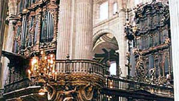 Epistle Organ [1695 Jorge Marco Sesma] at the Catedral Metropolitana de ...