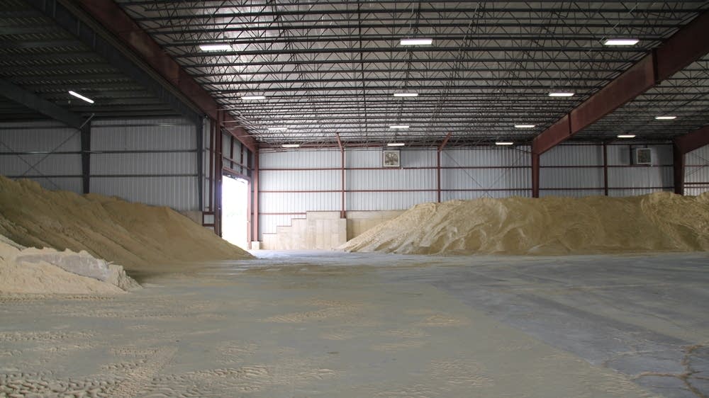 Frac sand health fears rise as mining booms in Wisconsin | MPR News