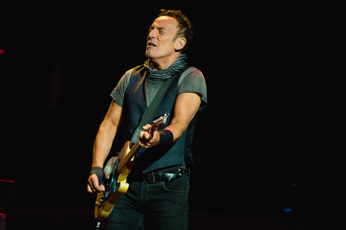 Review and photos: Bruce Springsteen’s ‘River’ flows at Xcel Energy Center