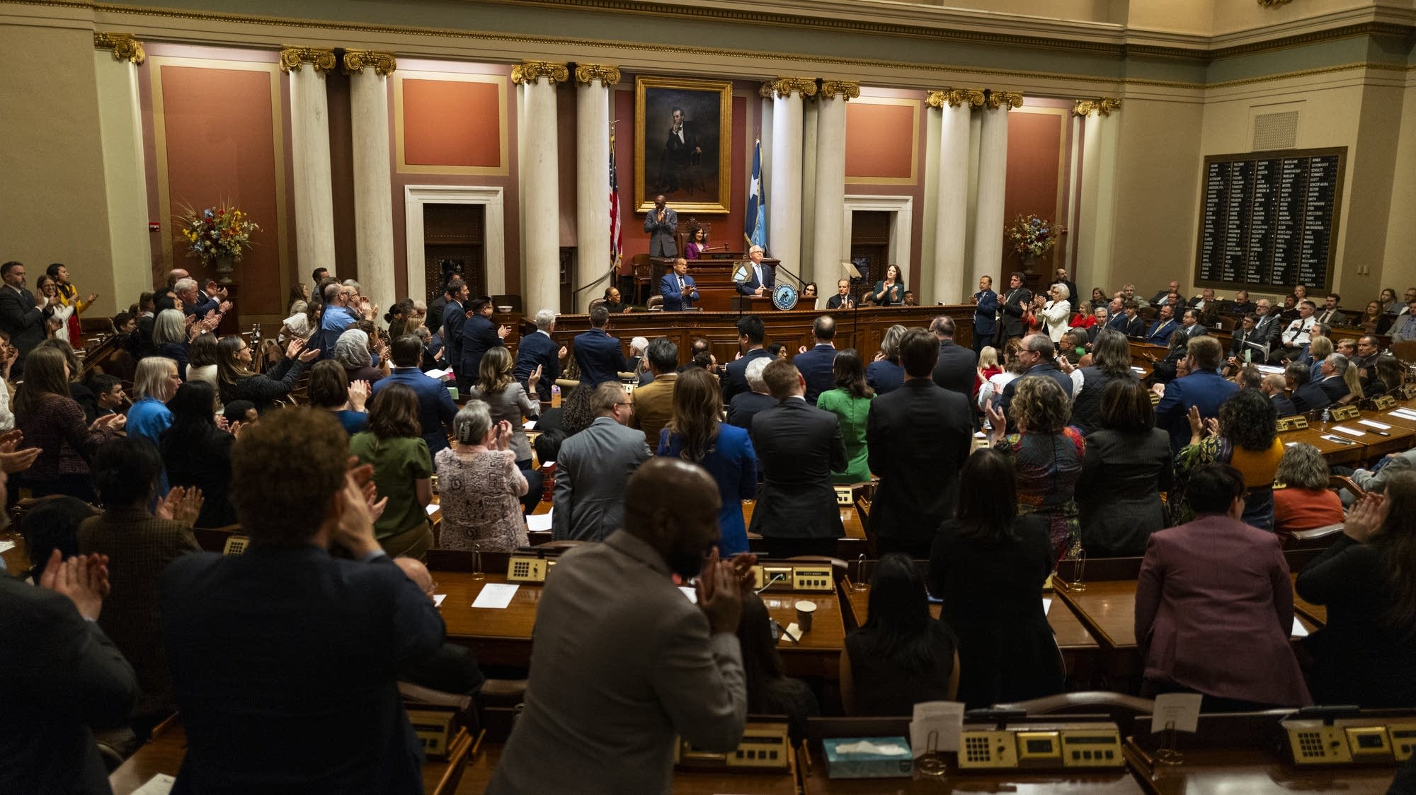 Minnesota Legislature looks for compromise as session turns toward ...