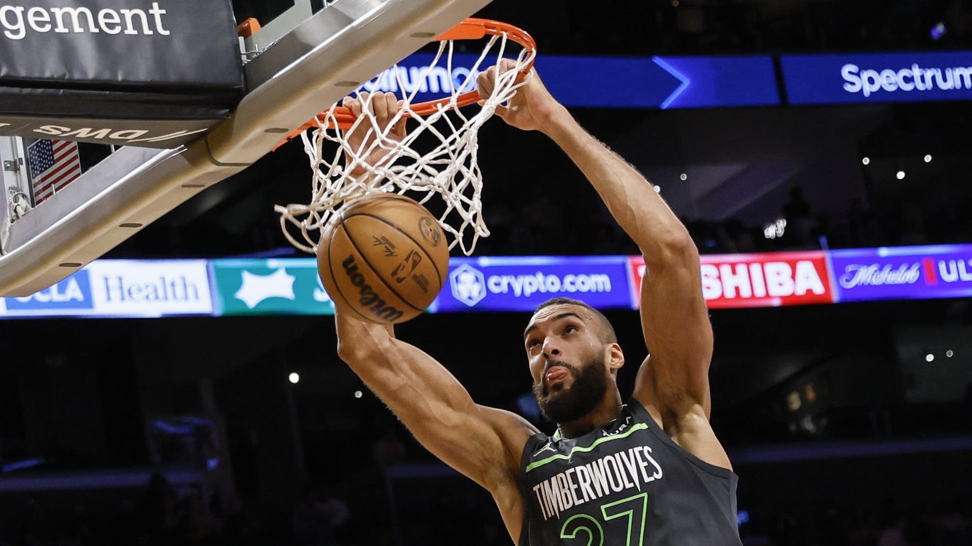 Reid gets 31, Timberwolves jump on Lakers 127-117 in the absence of ...