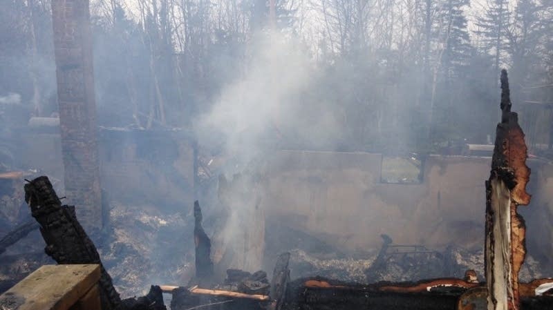 Oil field worker flees wildfire but finds house back home destroyed ...