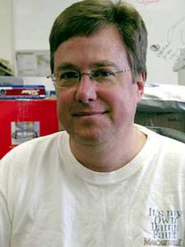 Bar owners live with smoking ban by building patios | Minnesota Public ...