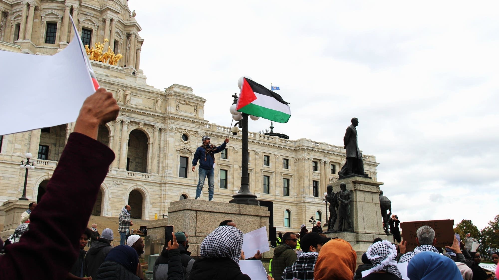 Minnesota protesters, officials call for cease-fire in Gaza | MPR News