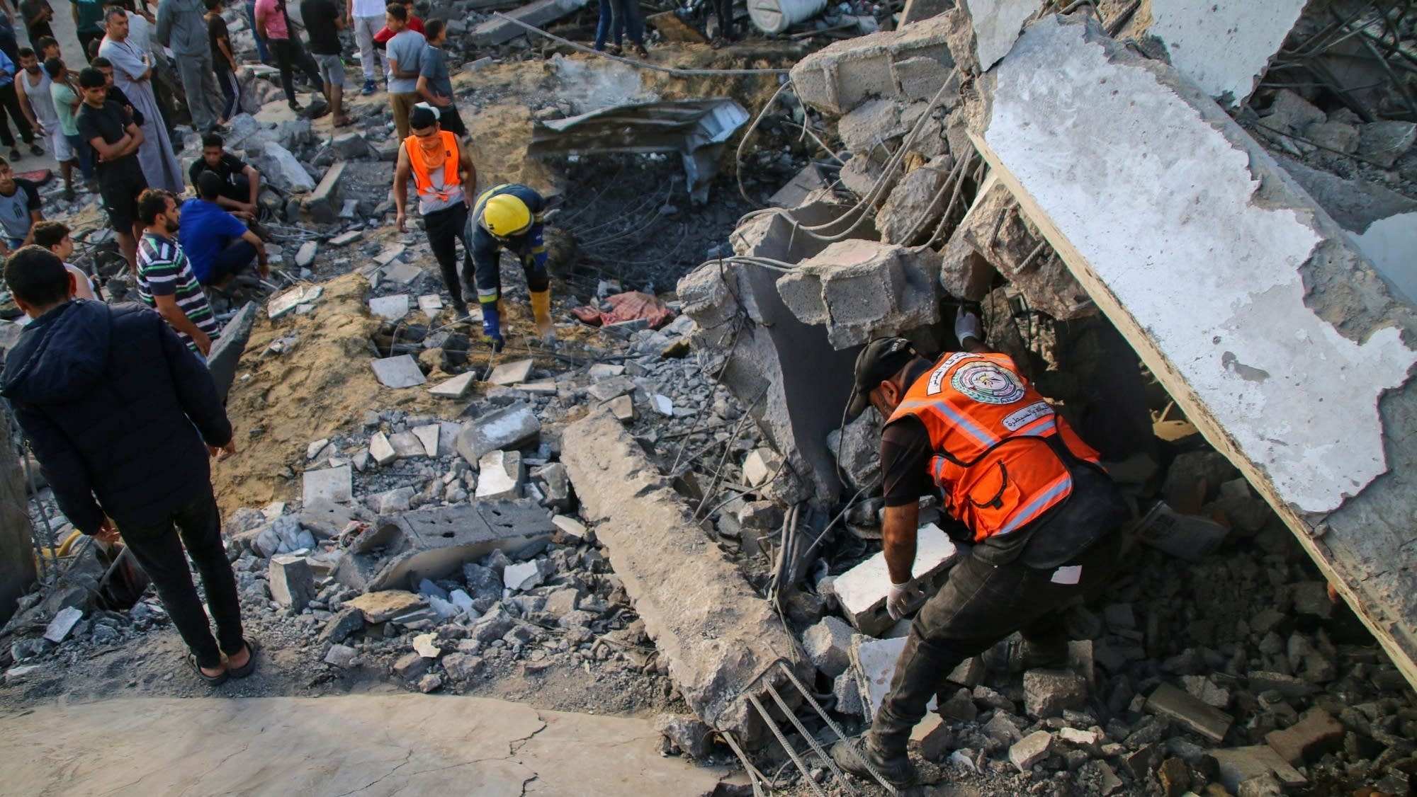 Aid agencies await plan to get humanitarian support into Gaza