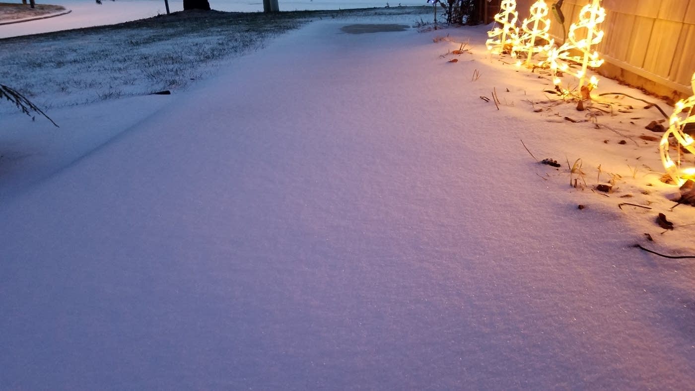 Light snow overnight; Saturday slop-storm track still uncertain | MPR News