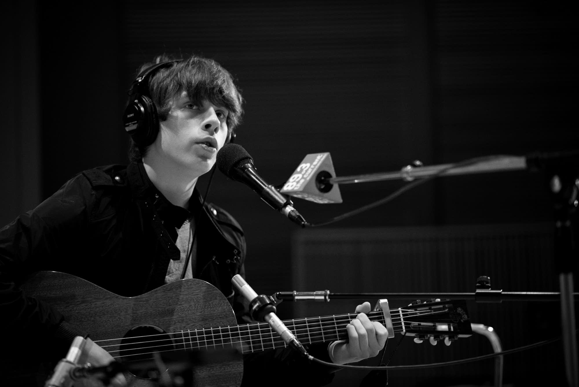 Jake Bugg performs an acoustic set live in The Current studios