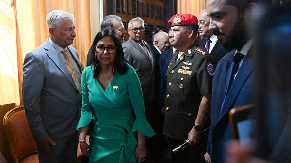 Venezuela's interim president sworn in