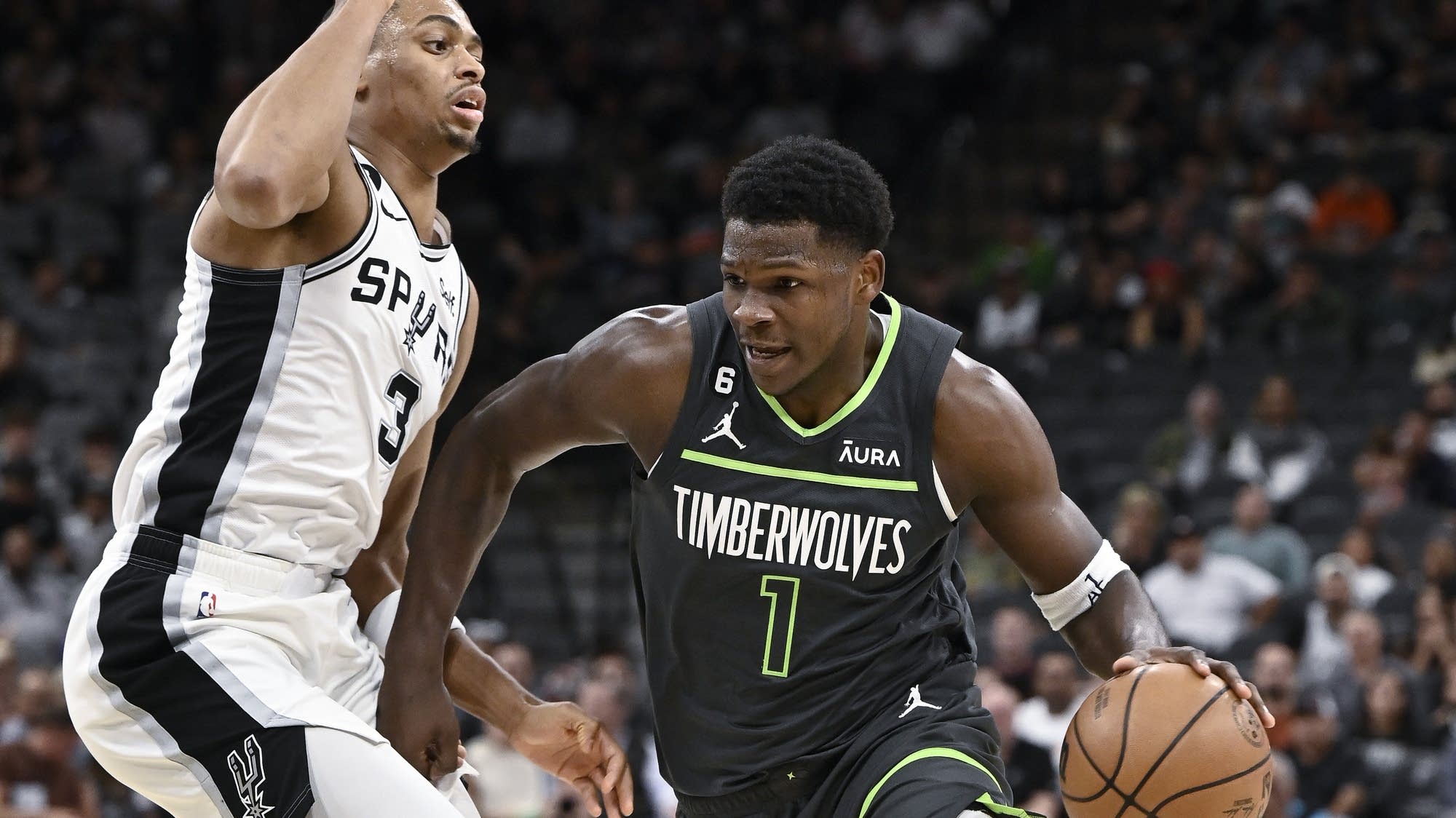 Johnson, McDermott lead Spurs to second victory over Wolves | MPR News