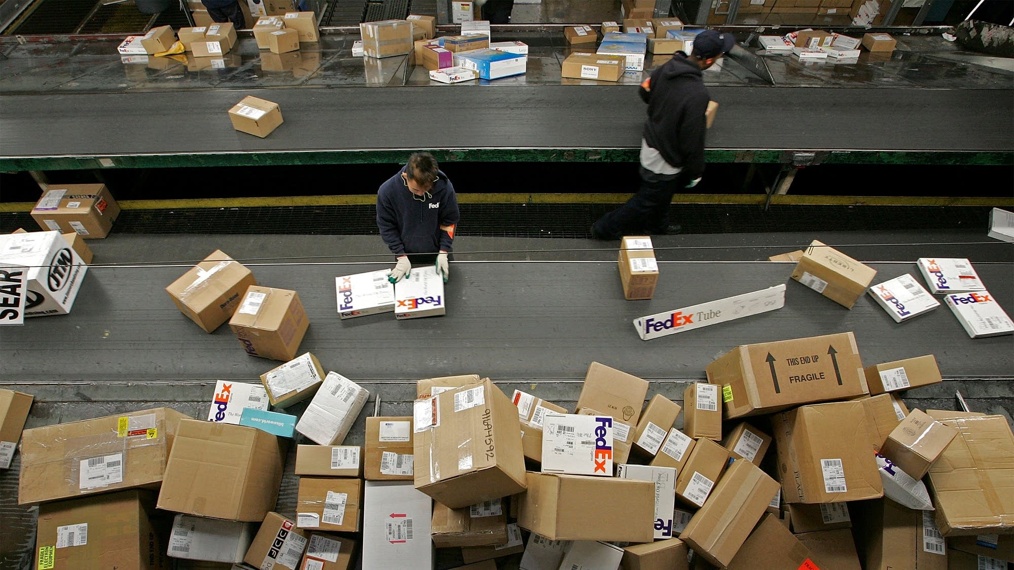 FedEx will start delivering 7 days a week to take on Amazon - Marketplace