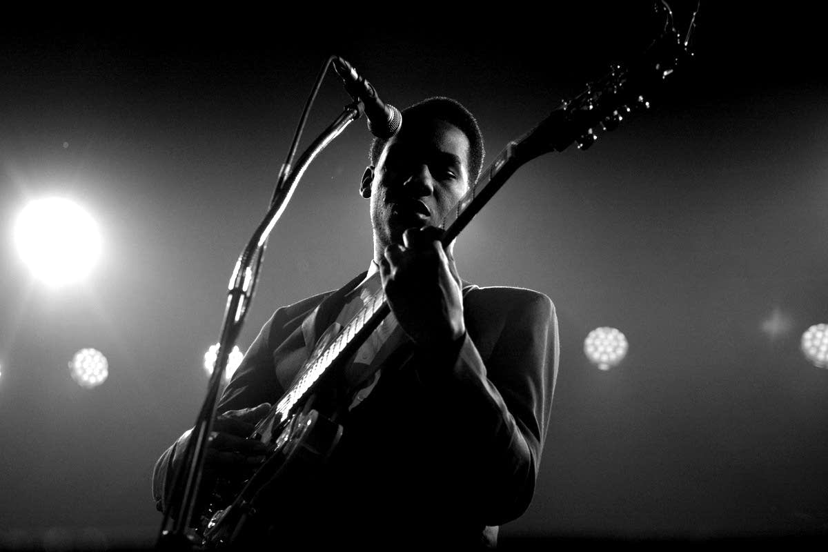 Review and photos: Leon Bridges shares the love at First Avenue