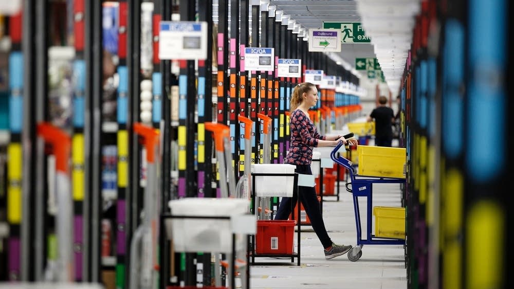 Amazon's huge Shakopee operation set for 2016 opening | MPR News